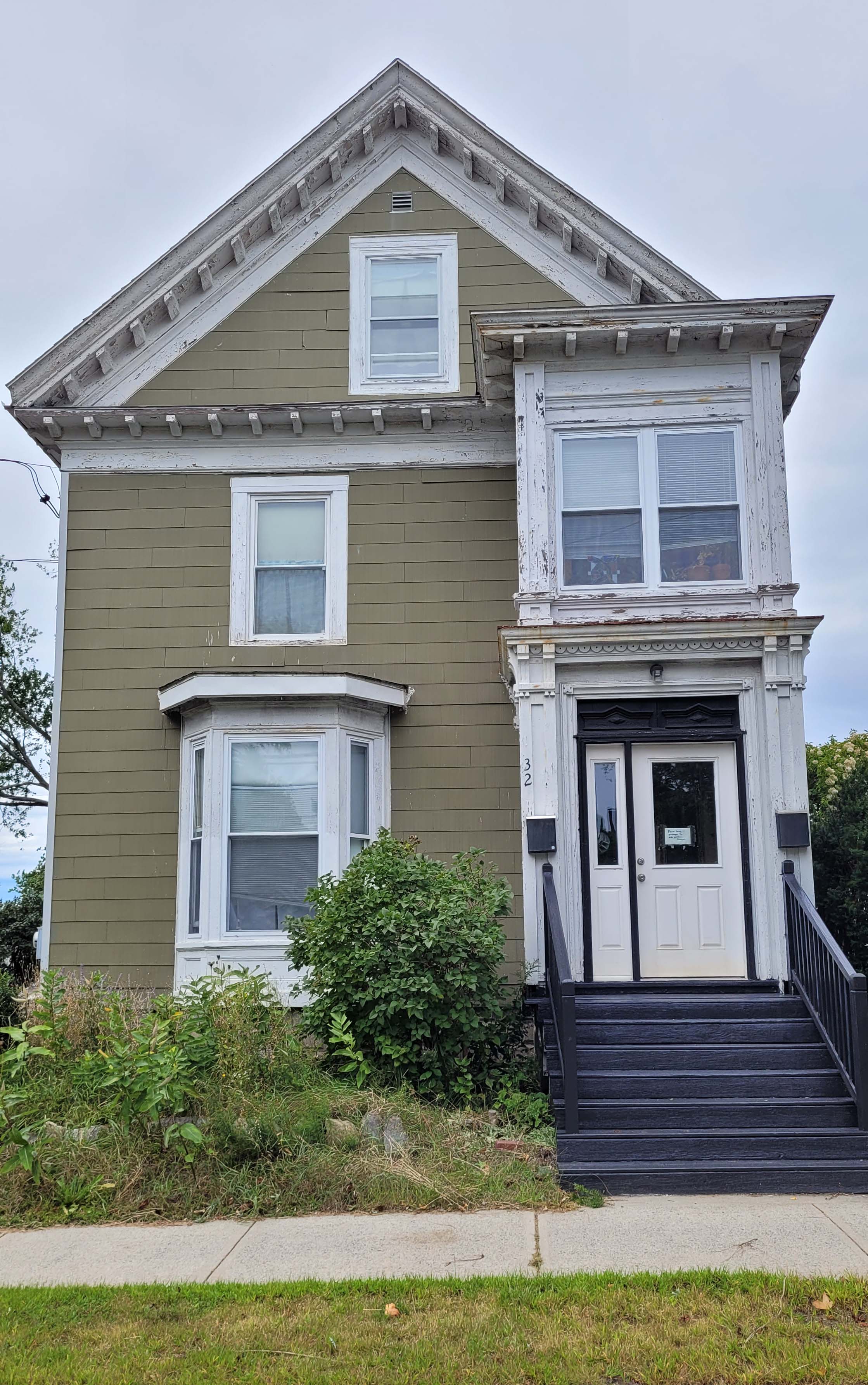 Glimpses. 32 Veranda Street | Portland House Stories